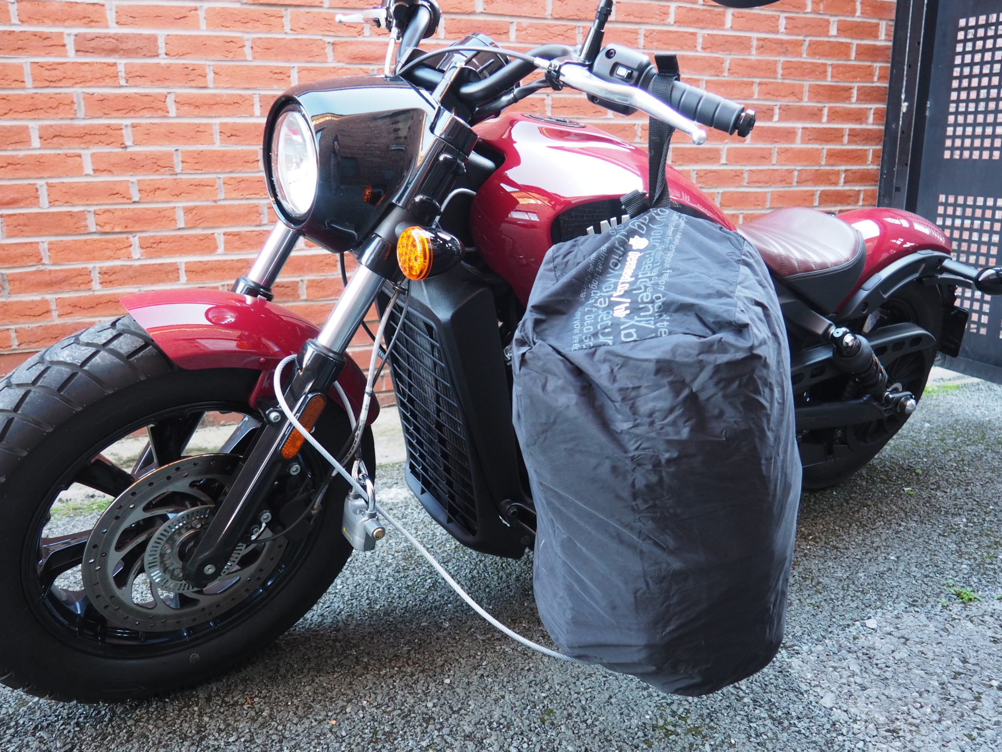 REVIEW: Deemeed Double Helmet Bag | American-V Magazine